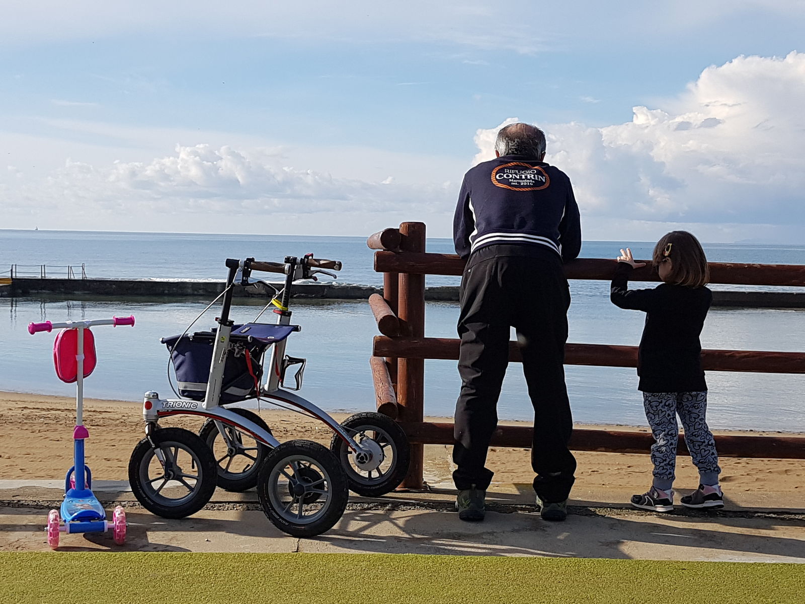 Rollator Trionic Walker steht für Sie für eine Probefahrt bereit